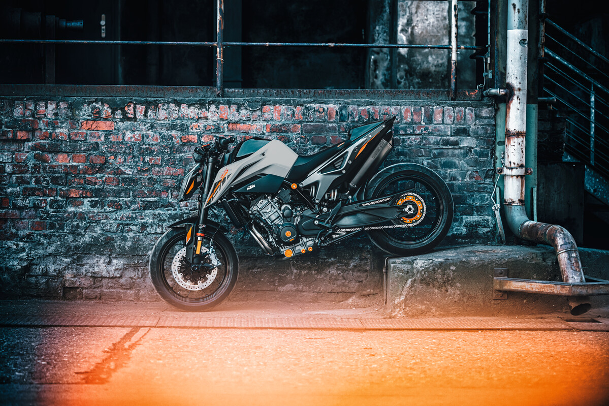 KTM 790 Duke L 2023 Orange - KTM-Shop24.de